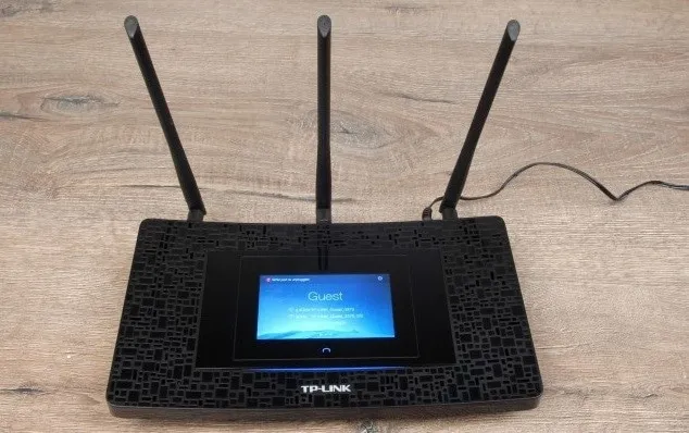 TP-LINK Touch P5: первый Wi-Fi роутер с сенсорным дисплеем