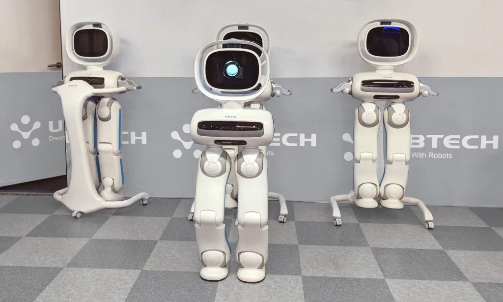 UBTECH Robotics Walker - первый робот-гуманоид для дома